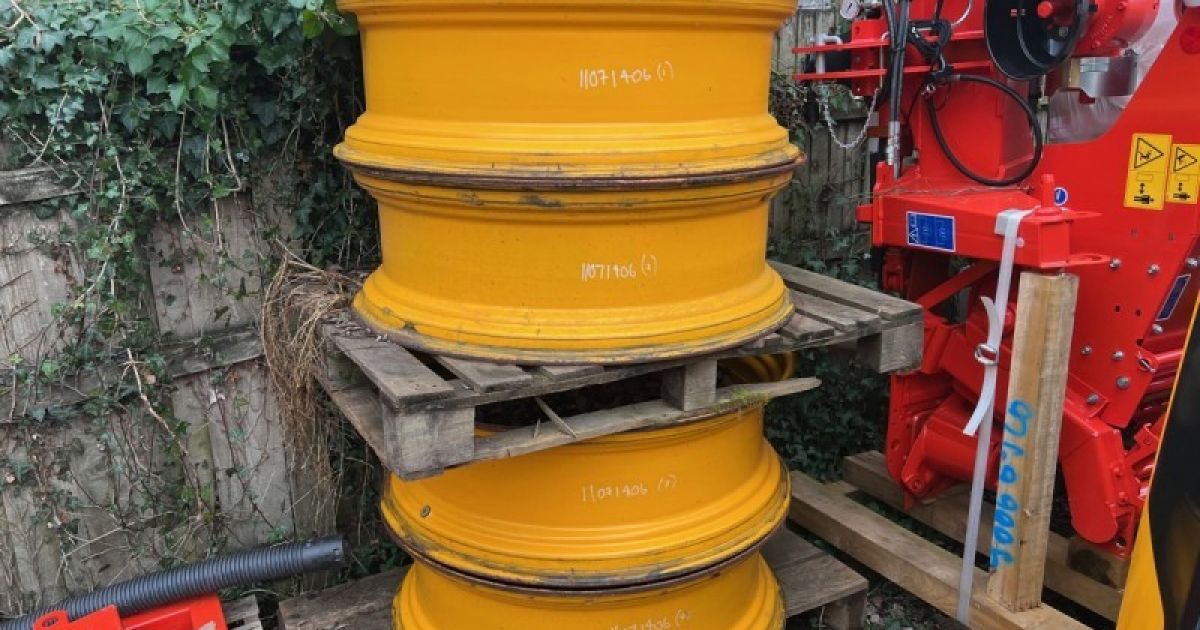 JCB 4 x Wheel Rims | AgriBuy