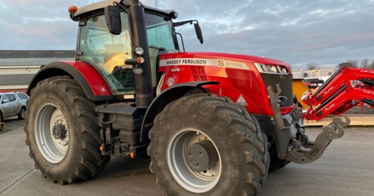 Massey Ferguson 8740 S Exclusive | AgriBuy