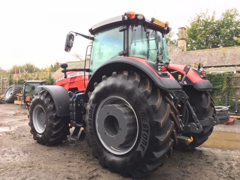 Massey Ferguson 8740 S Exclusive | AgriBuy