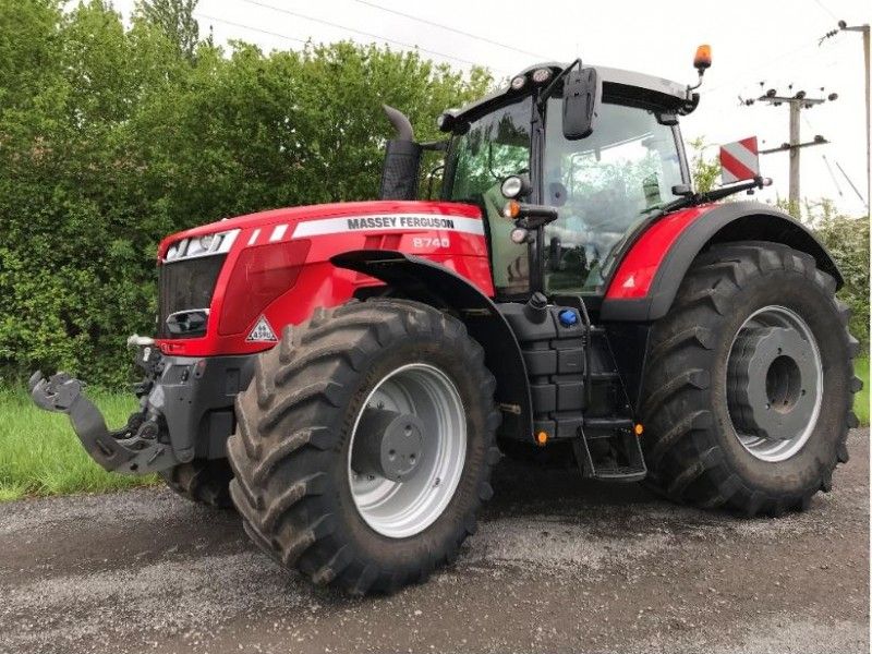 Massey Ferguson 8740 Exclusive Dyna VT | AgriBuy